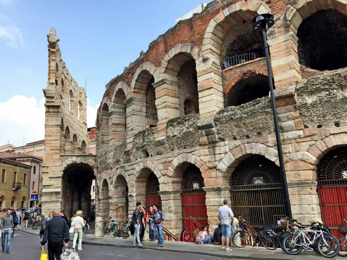 Exploring Verona in Italy on Foot in 1 Day: A Travel Guide From a Non ...